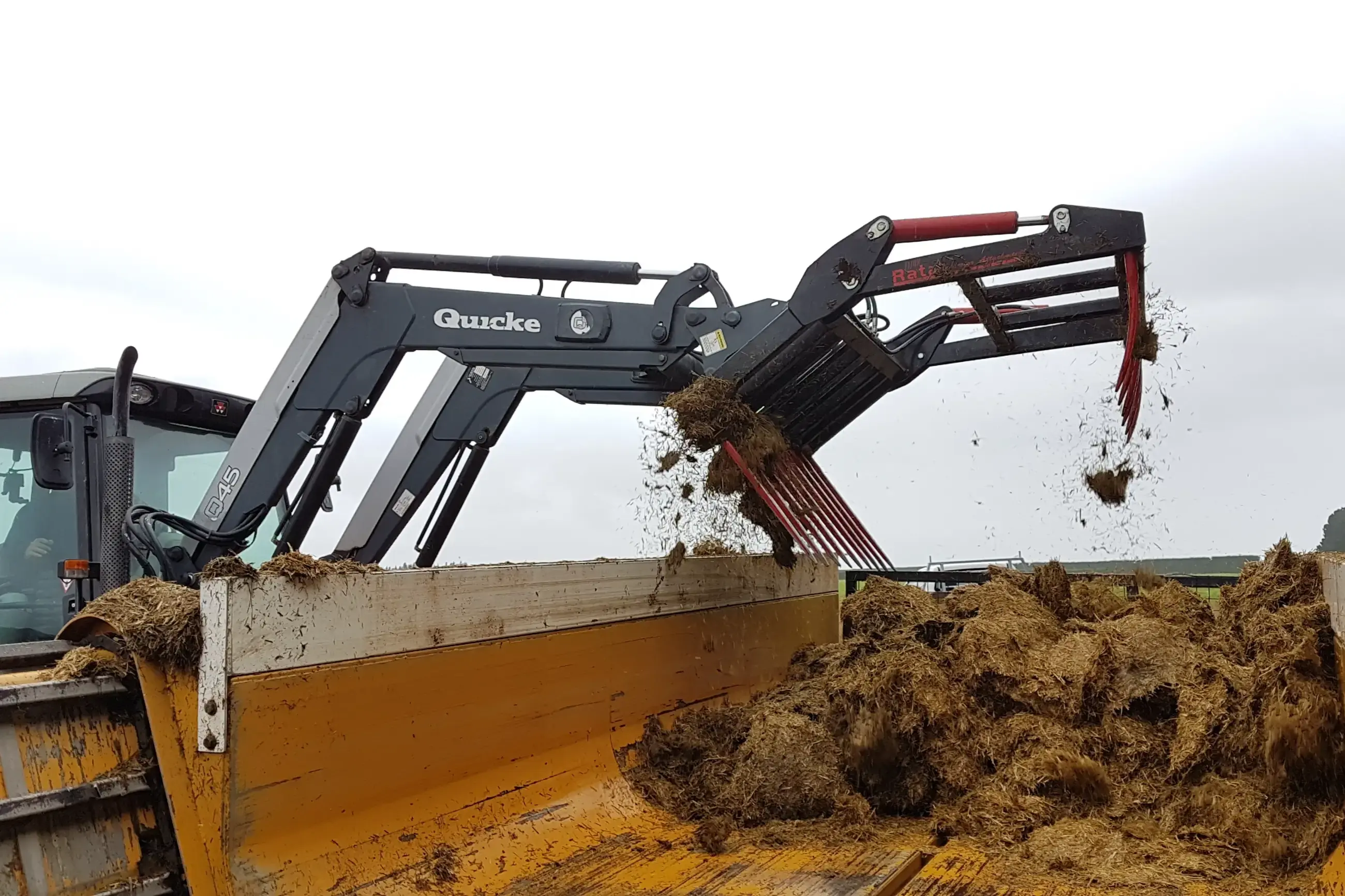 Silage Grab vs Shear Grab vs Fork: Which Silage-Handling Tool Is Right for You?